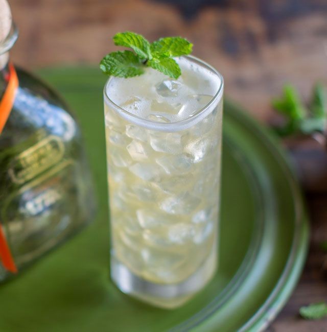 27 Sizzling Red Bull Cocktails to Fuel Your Party Nights - Must Eat Food