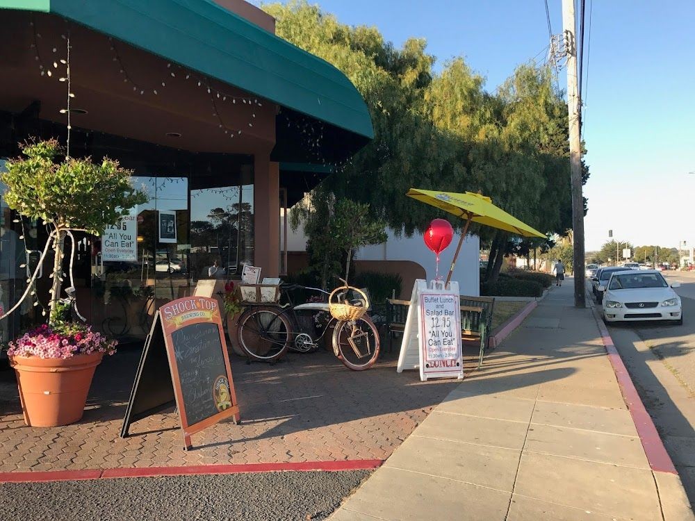 11 Best Cocktail Bars Restaurants in Monterey, CA [2026 Updated] - Must ...