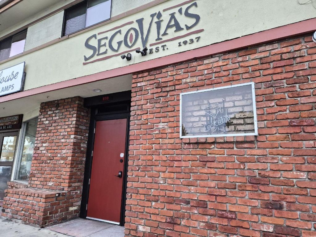 11 Best Cocktail Bars Restaurants in Monterey, CA [2026 Updated] - Must ...